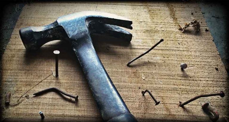 How to Use a Hammer Safely – The Complete Guide | WG